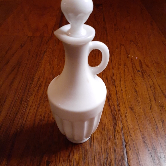 Fenton | Art | Exquisite Vtg Fenton 8 Milk Glass Cruet | Poshmark